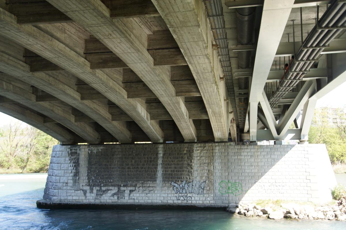 Pont de Catane (Grenoble/Seyssinet-Pariset, 2004) | Structurae Pont de Catane (Grenoble/Seyssinet-Pariset, 2004) | Structurae